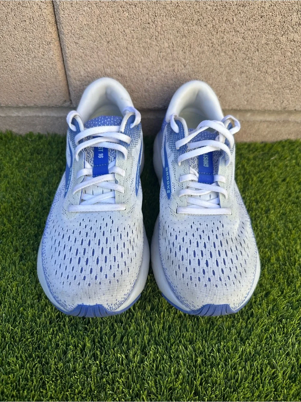 Brooks | Shoes | Brooks Ghost 6 White Amparo Blue Limpet Shell Womens 9 ...
